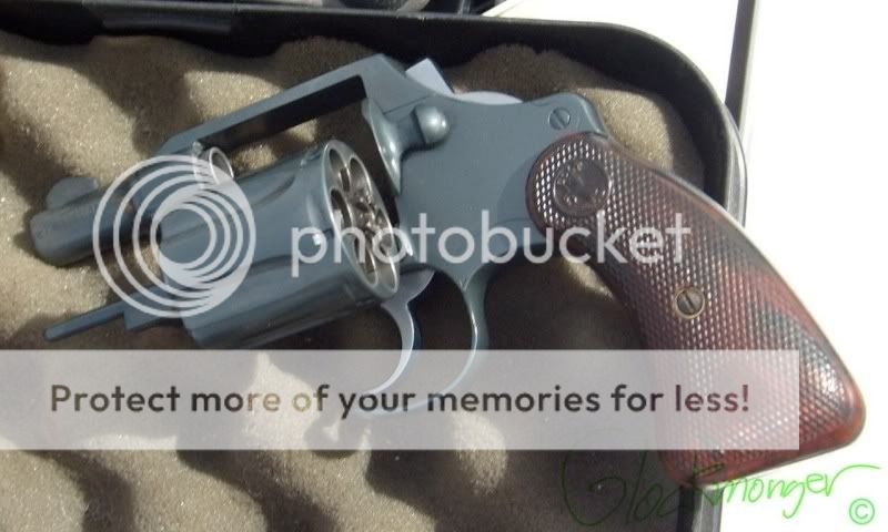 Derringers and revolvers without trigger guard